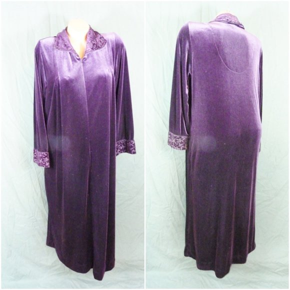 Adonna | Intimates & Sleepwear | Adonna Velvet Robe Housecoat Small ...